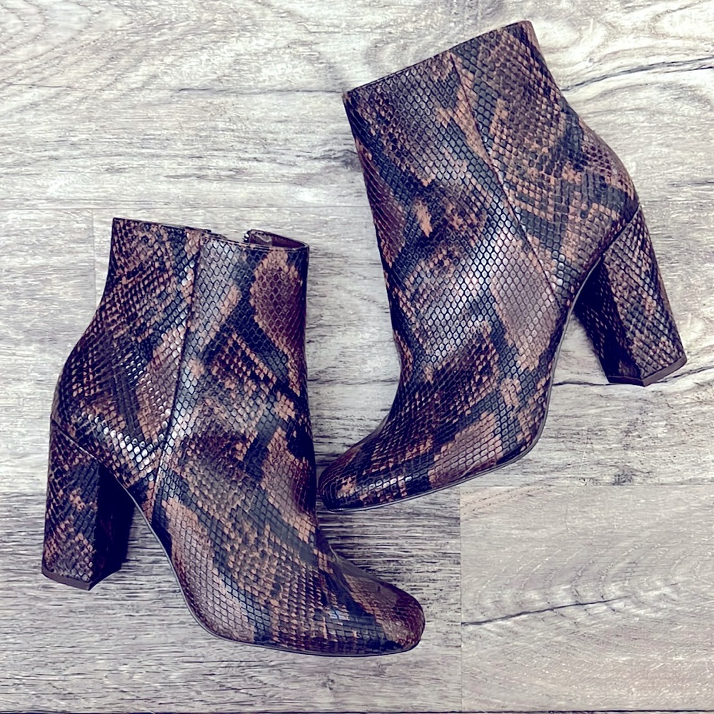 Steve Madden Pixie Bootie - Brown Snake - Gem